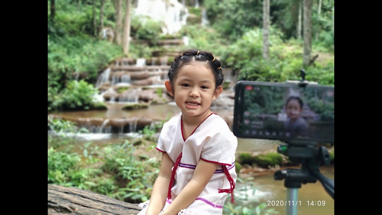 Poe Mu Naw Khee Khee get a Gift - YouTube