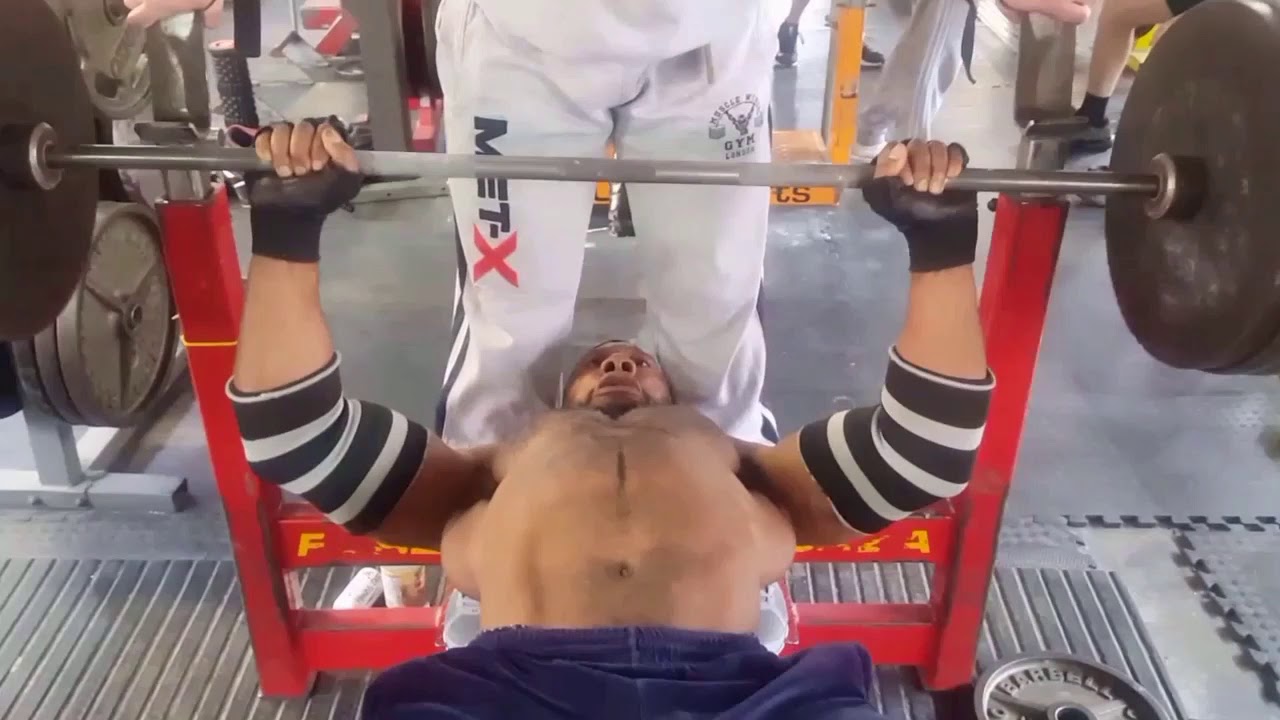 Cutting chest day - YouTube