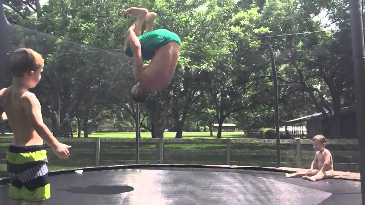 Front flip on tramp - YouTube