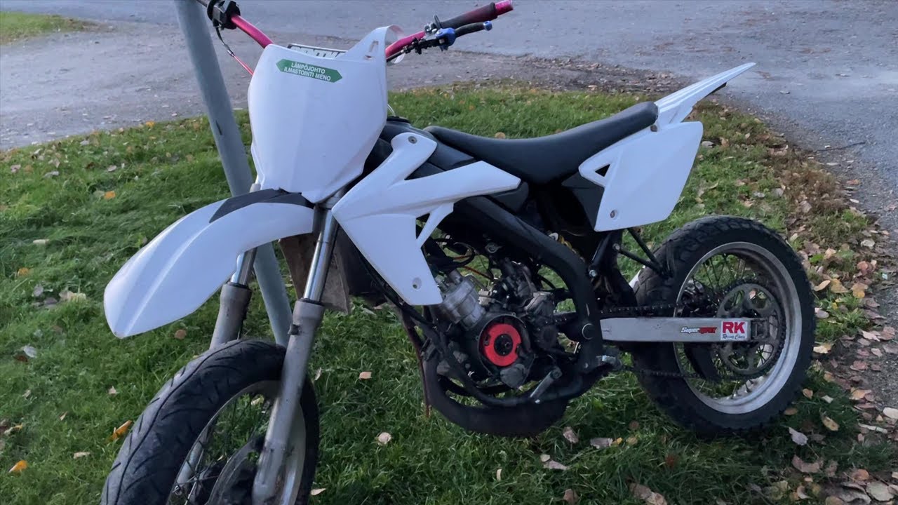 Rieju MRT 88cc Big Racing Wheelies - YouTube