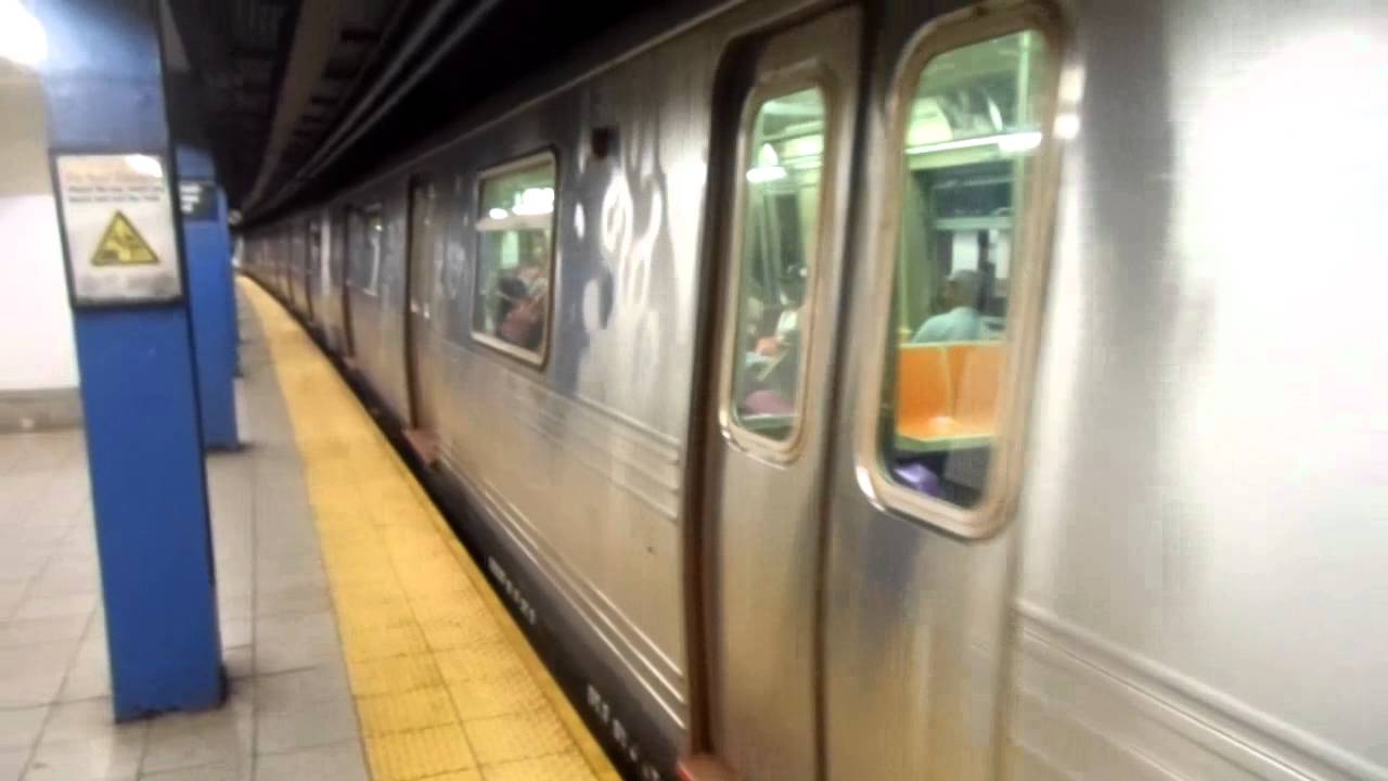 MTA R46 (R) train car #5696 with pre-GOH door chime dep Wdhvn Bl - YouTube