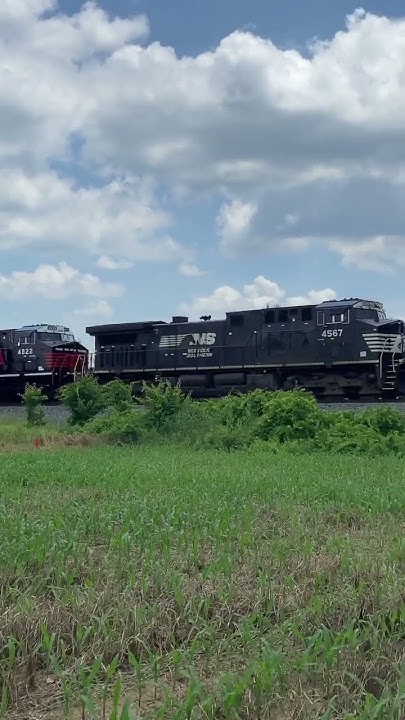 NS 4822 MOVING THE WEIGHT OF THE WORLD TRAILS ON NS 27A!!! #train - YouTube