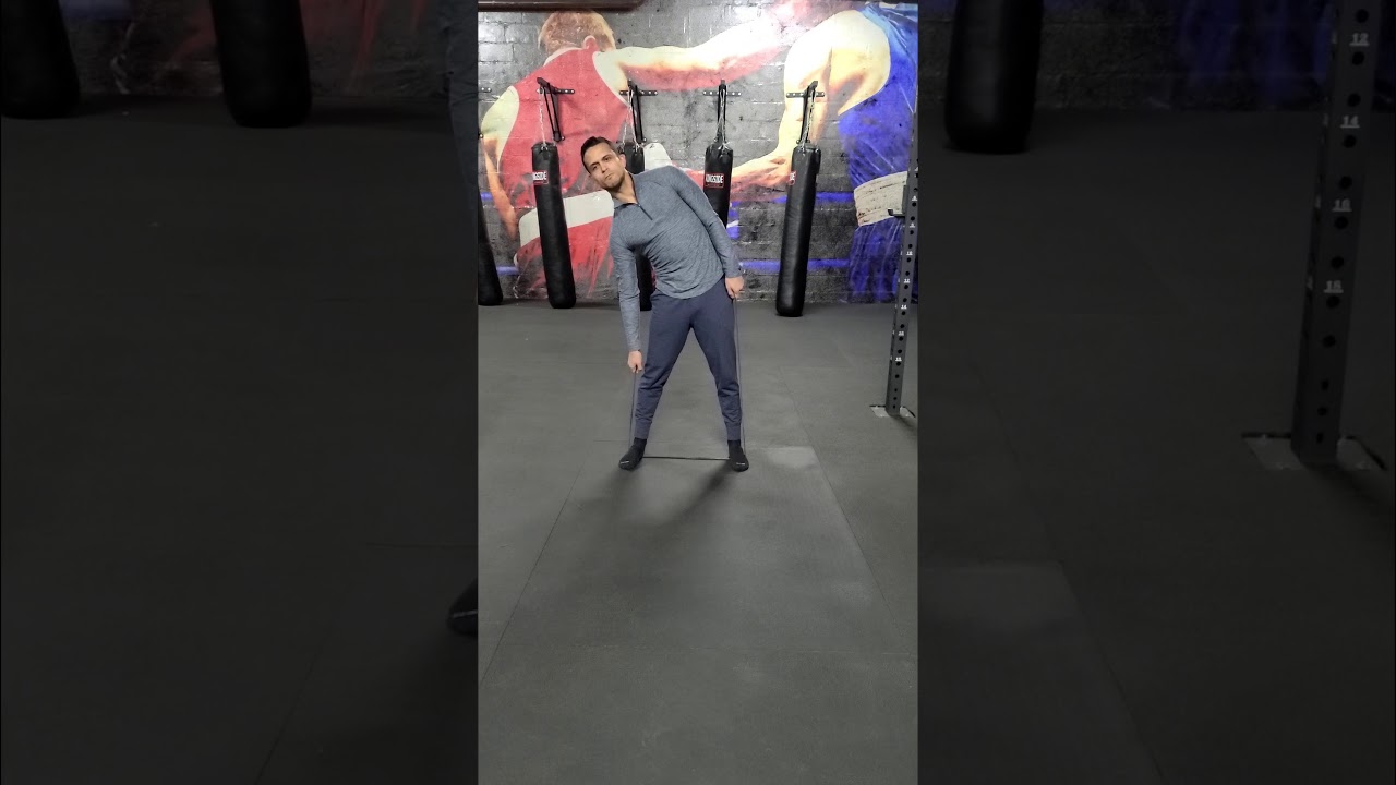 Alternating Standing Oblique Crunches - Resistance Band - YouTube