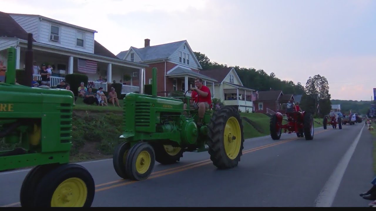 Williamsburg Farm Show - YouTube