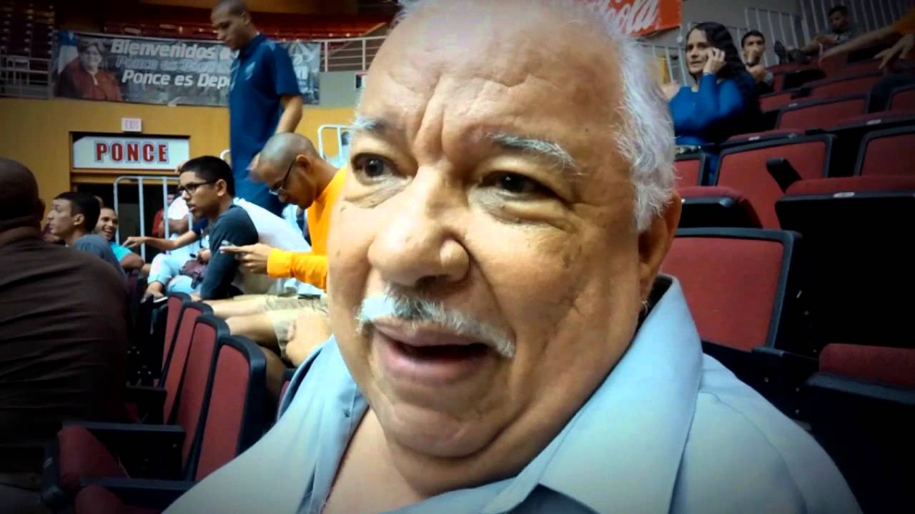 Entrevista al veterano periodista deportivo Elliot Castro - YouTube