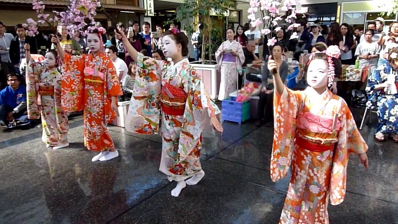 Rinka Buyo Performs "Sakura" at Kimono Day SF Japantown 3/2017 - YouTube
