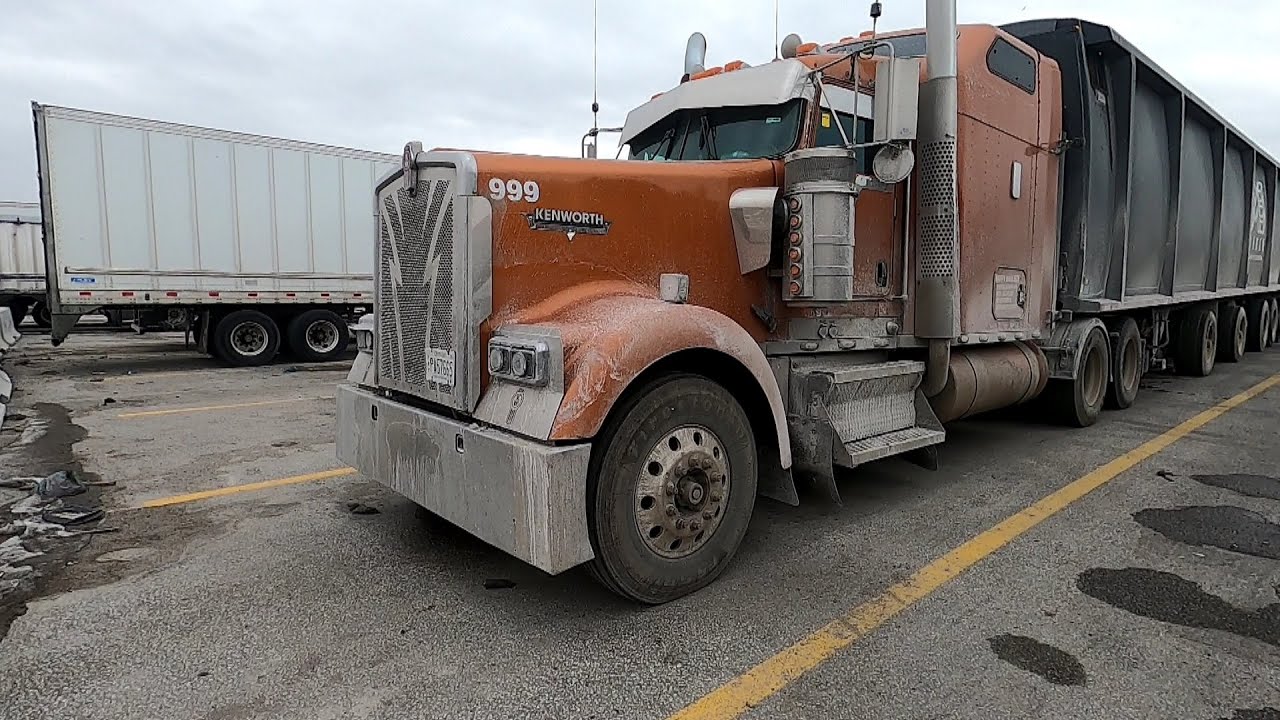 Orange Kenworth W900 At Truck Stop In Sarnia Ontario - YouTube
