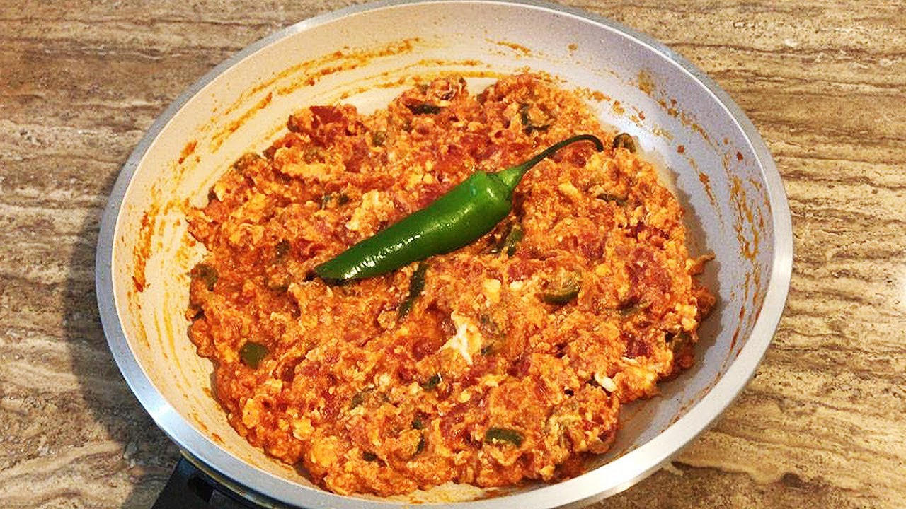 Menemen Recipe, Turkish Omelette tourists LOVE - YouTube
