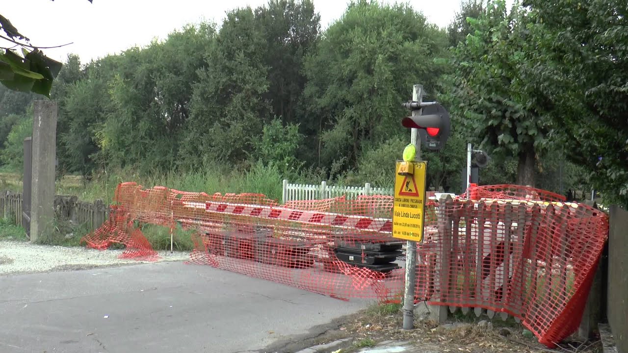 Railroad crossing construction site 02 - YouTube