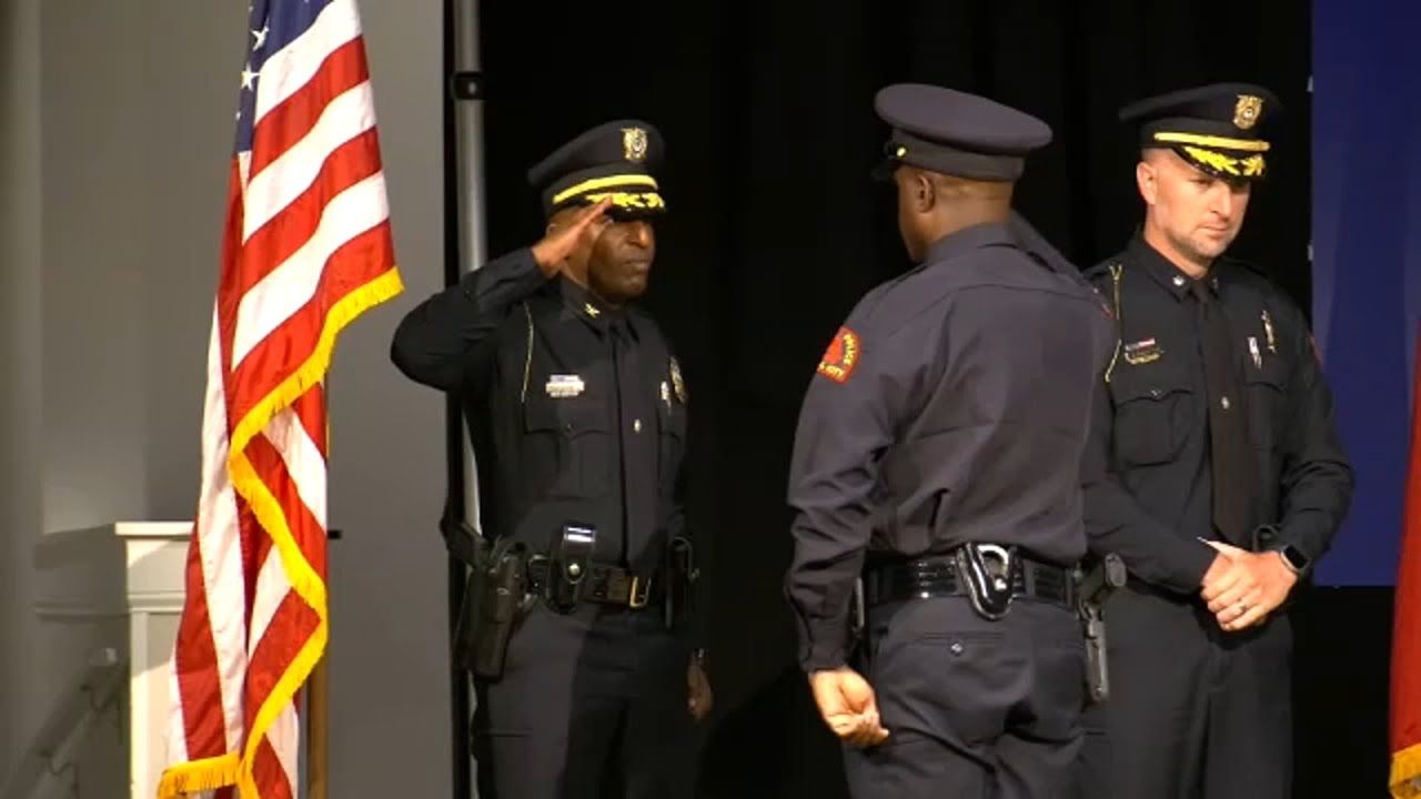 Raleigh Police Department welcomes 27 officers to the force - YouTube