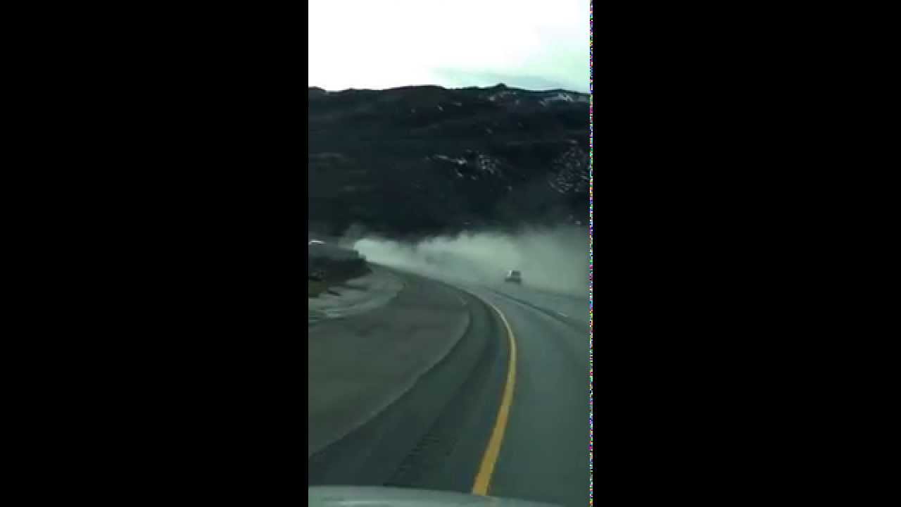 FAIL! Semi truck loses control and crashes! - YouTube