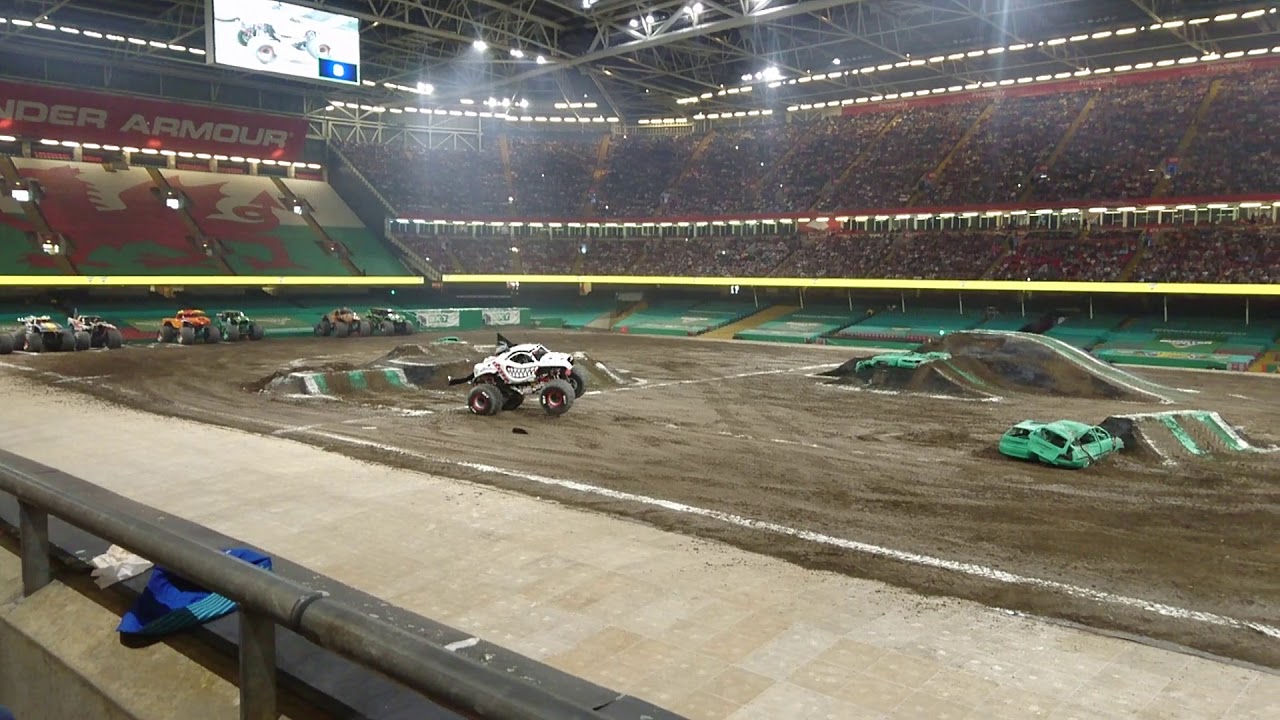 Monster Jam Cardiff 2018 - YouTube