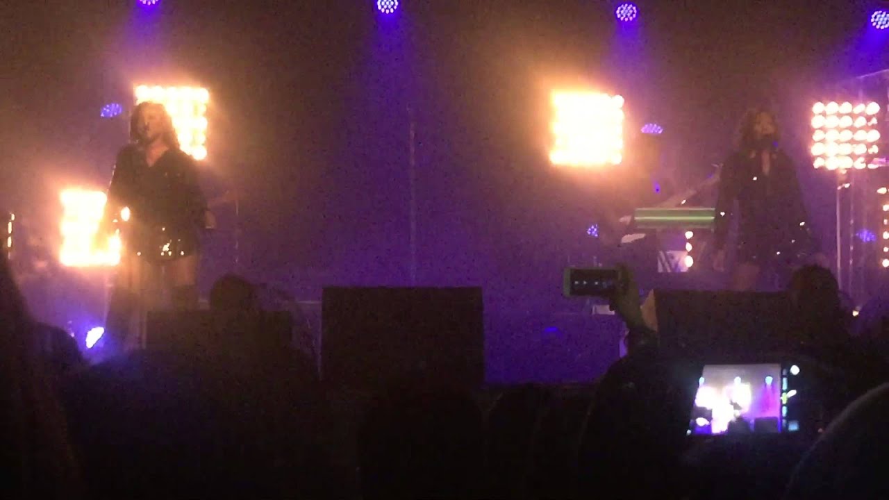 Toni Braxton He Wasn't Man Enough LIVE IN AUCKLAND - YouTube