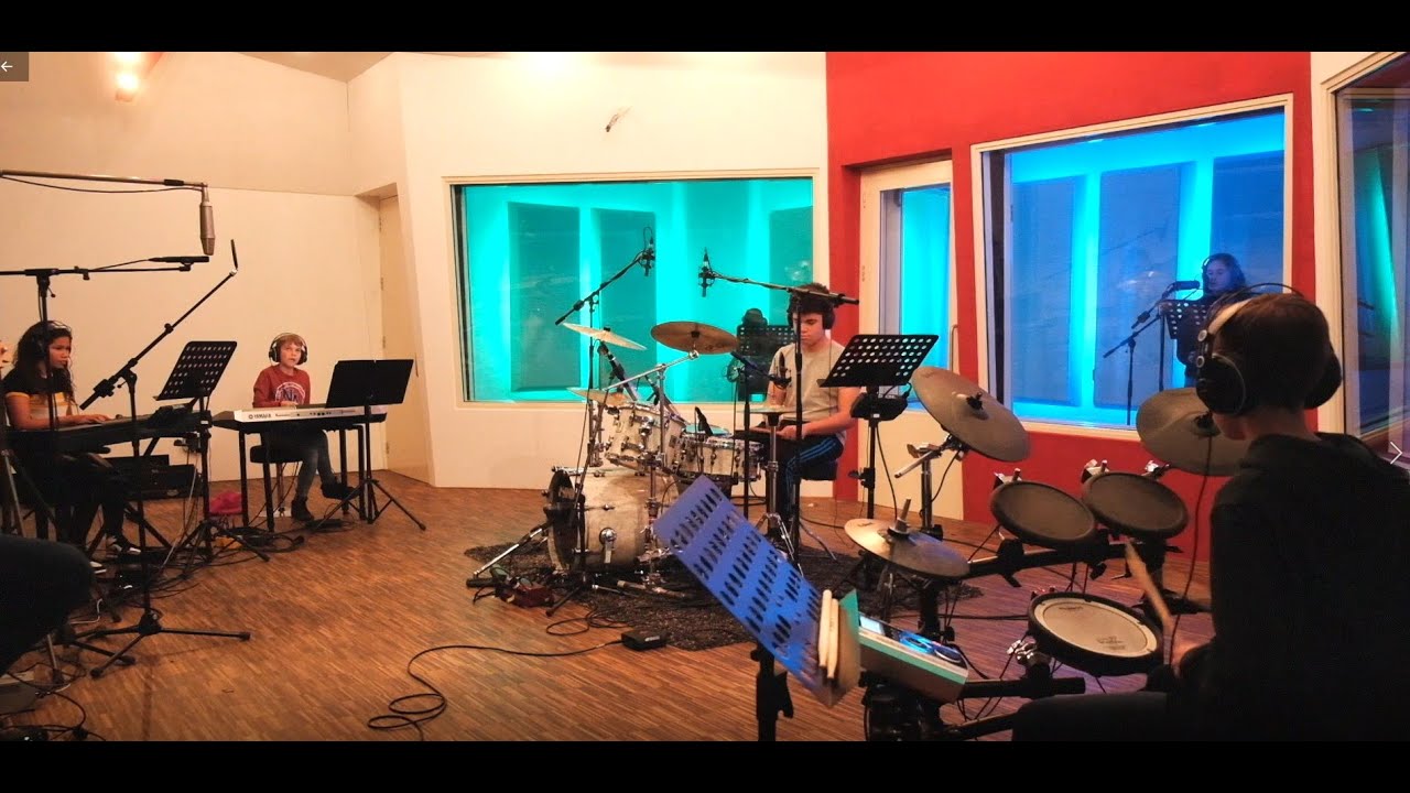 Popshop in de LEF Studios - YouTube