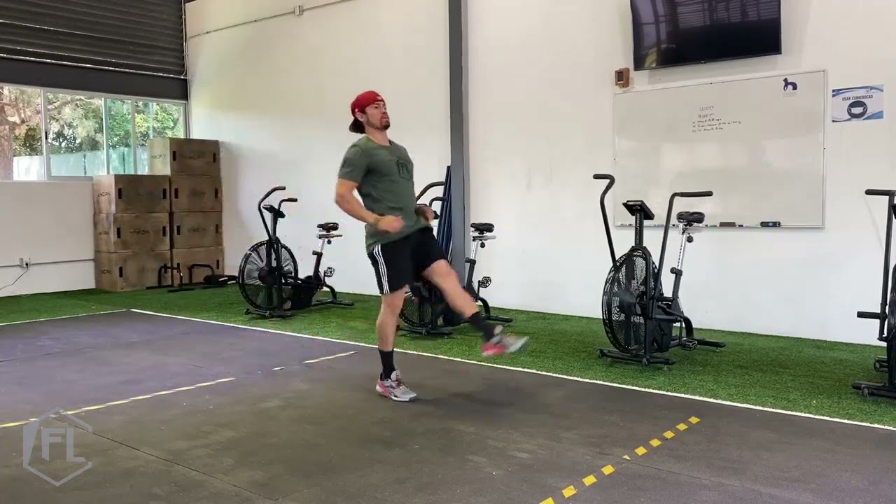 Straight Leg Running @FitnessLab - YouTube