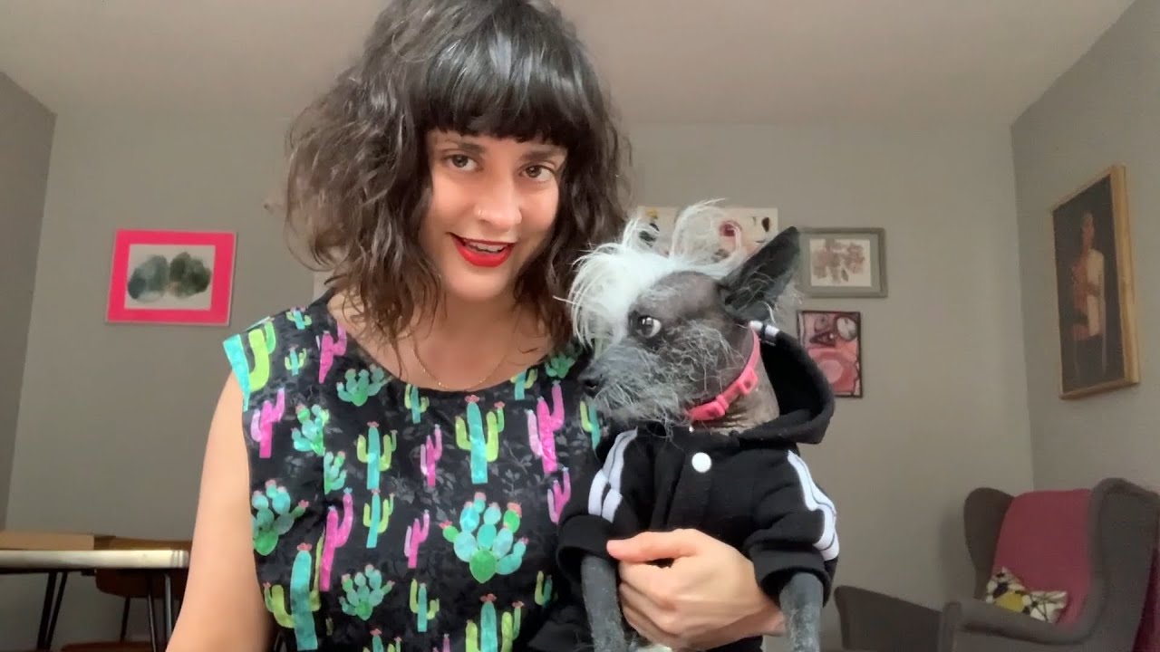 Sarah Luna unboxes her book 'Love in the Drug War' - YouTube