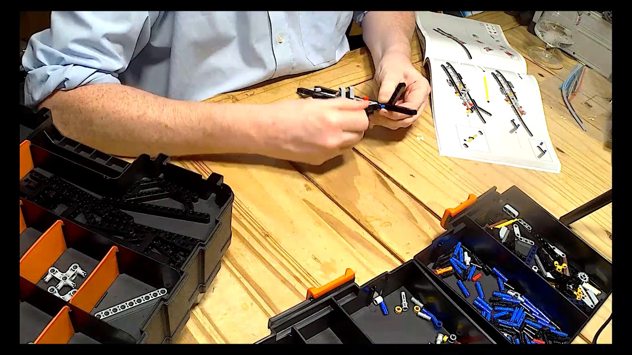 Lego 42083 - Technic Bugatti Chiron Time-Lapse 1 minue - YouTube