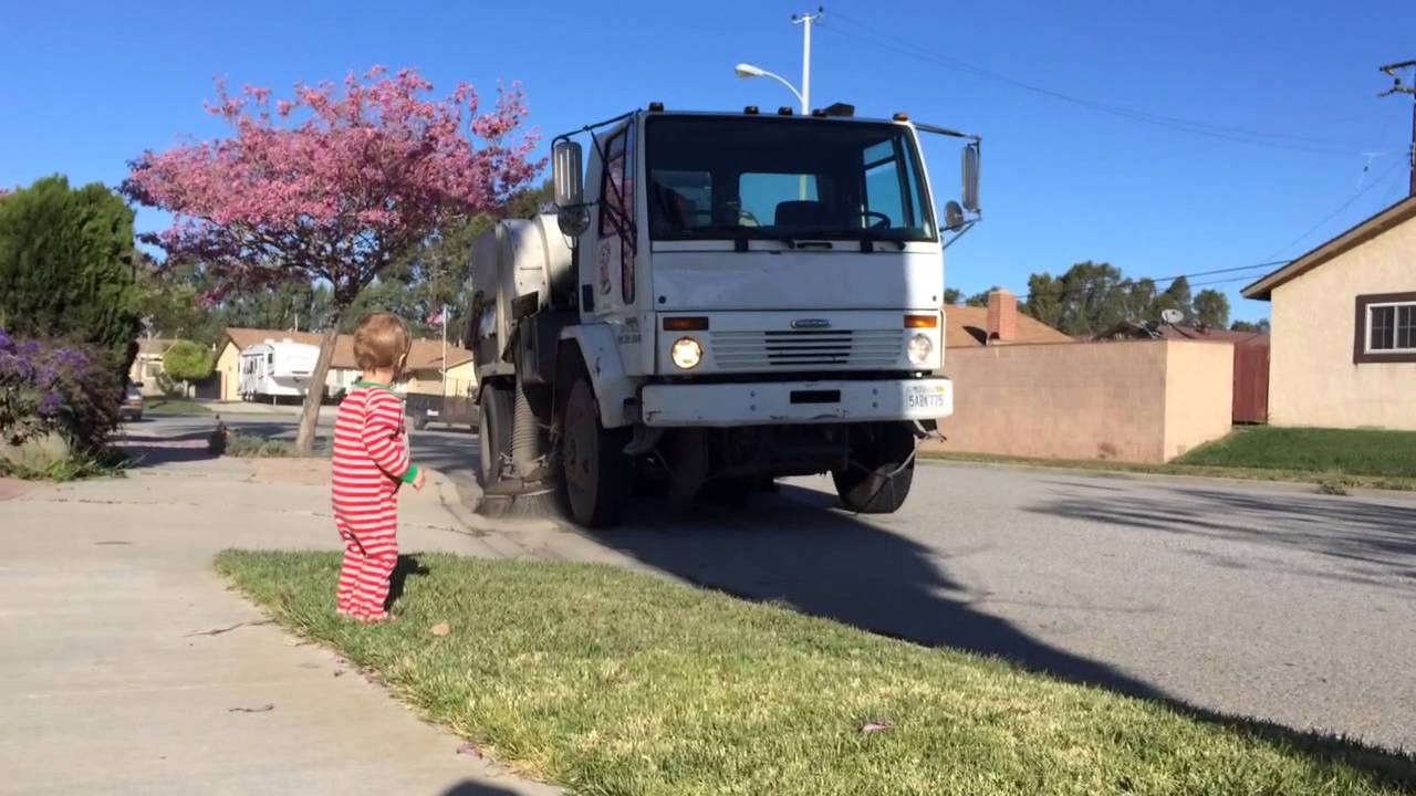 Toddlers love street sweepers - YouTube