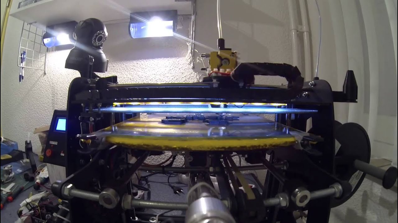 3D printing battlebot frame - YouTube