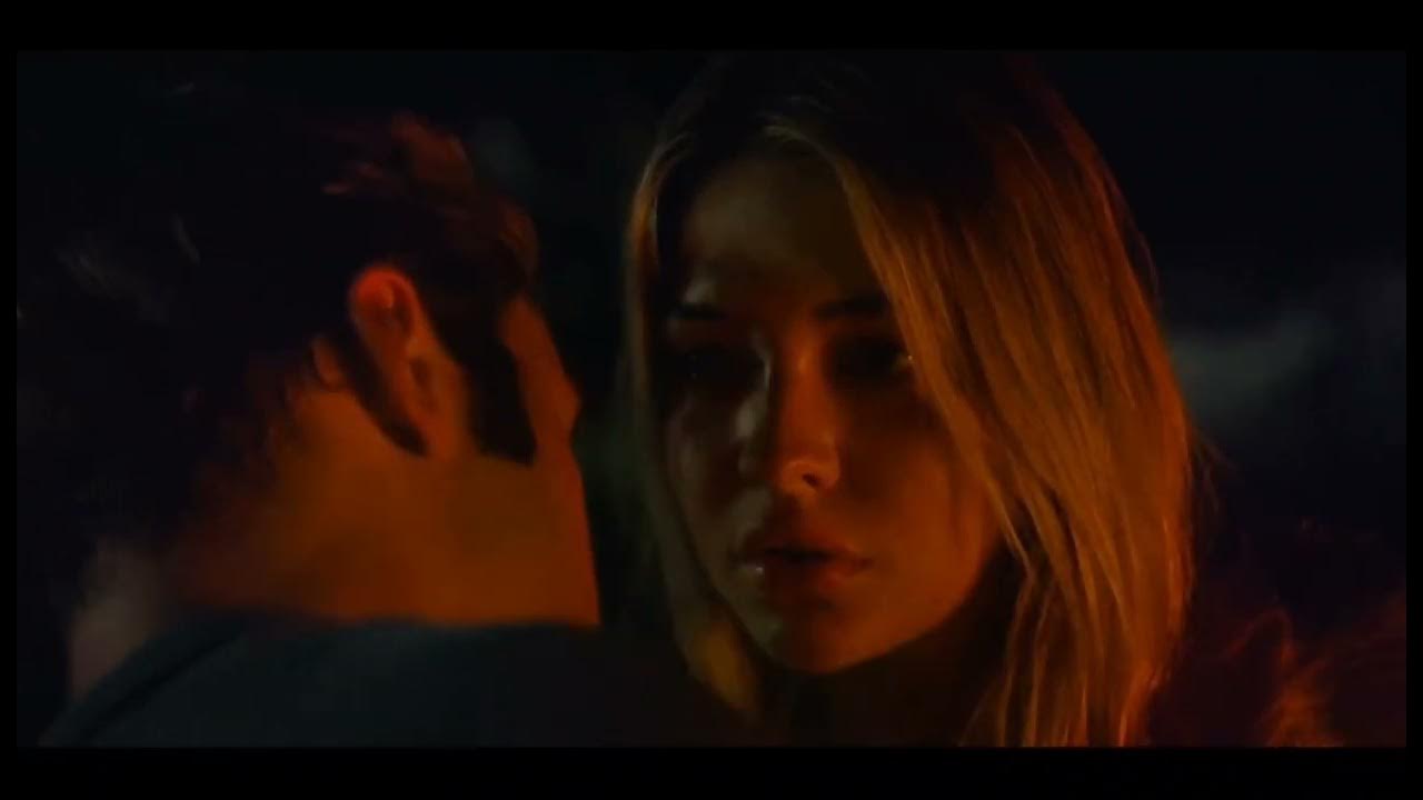Sarah Cameron and Topper kissing scene (Outer Banks Season 3) - YouTube