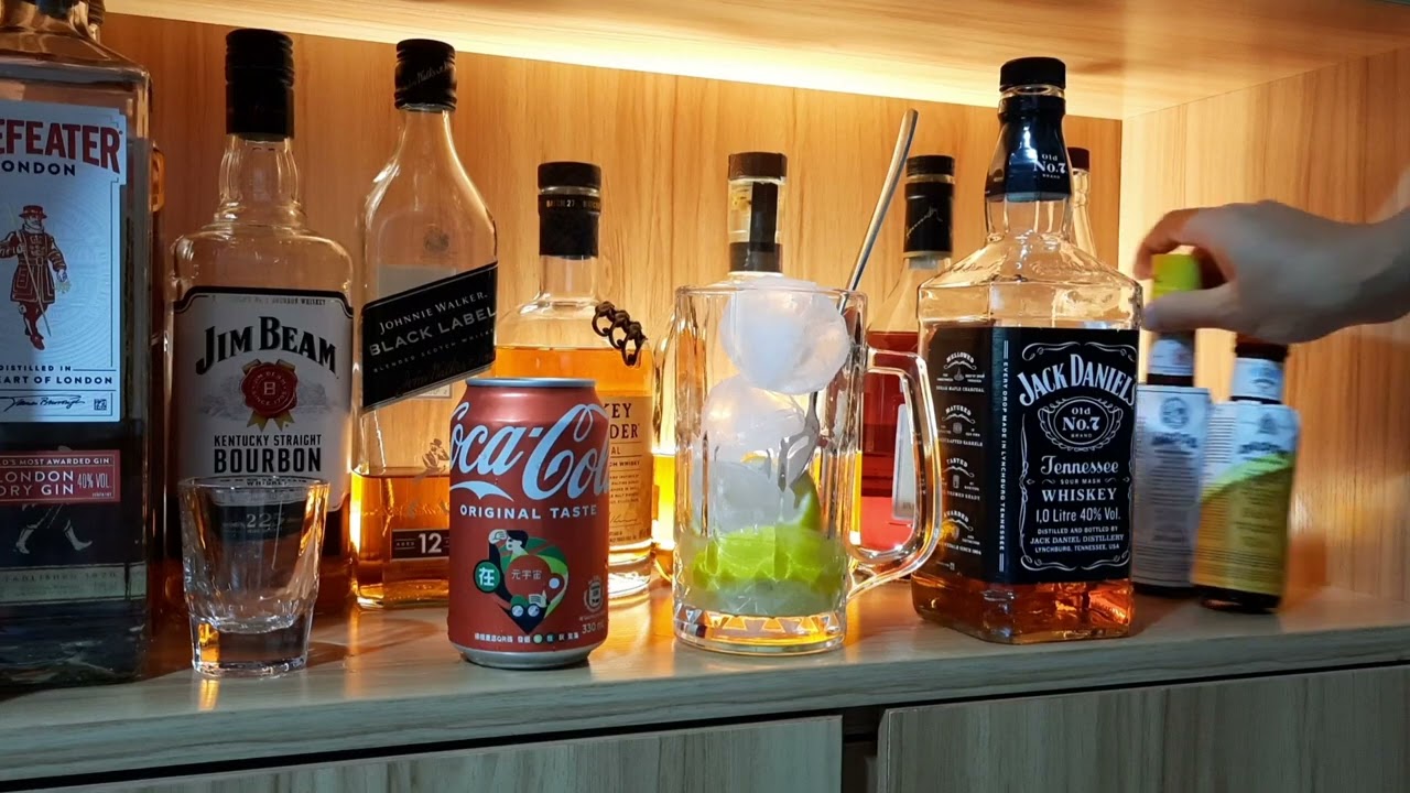 JD Coke with Lemon - Jack Daniel's Whiskey & Coca-Cola - YouTube