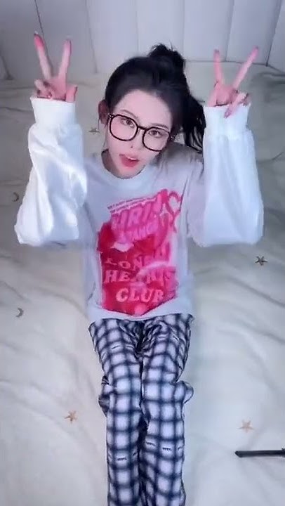 춤추는 침대위 미녀 Youtube