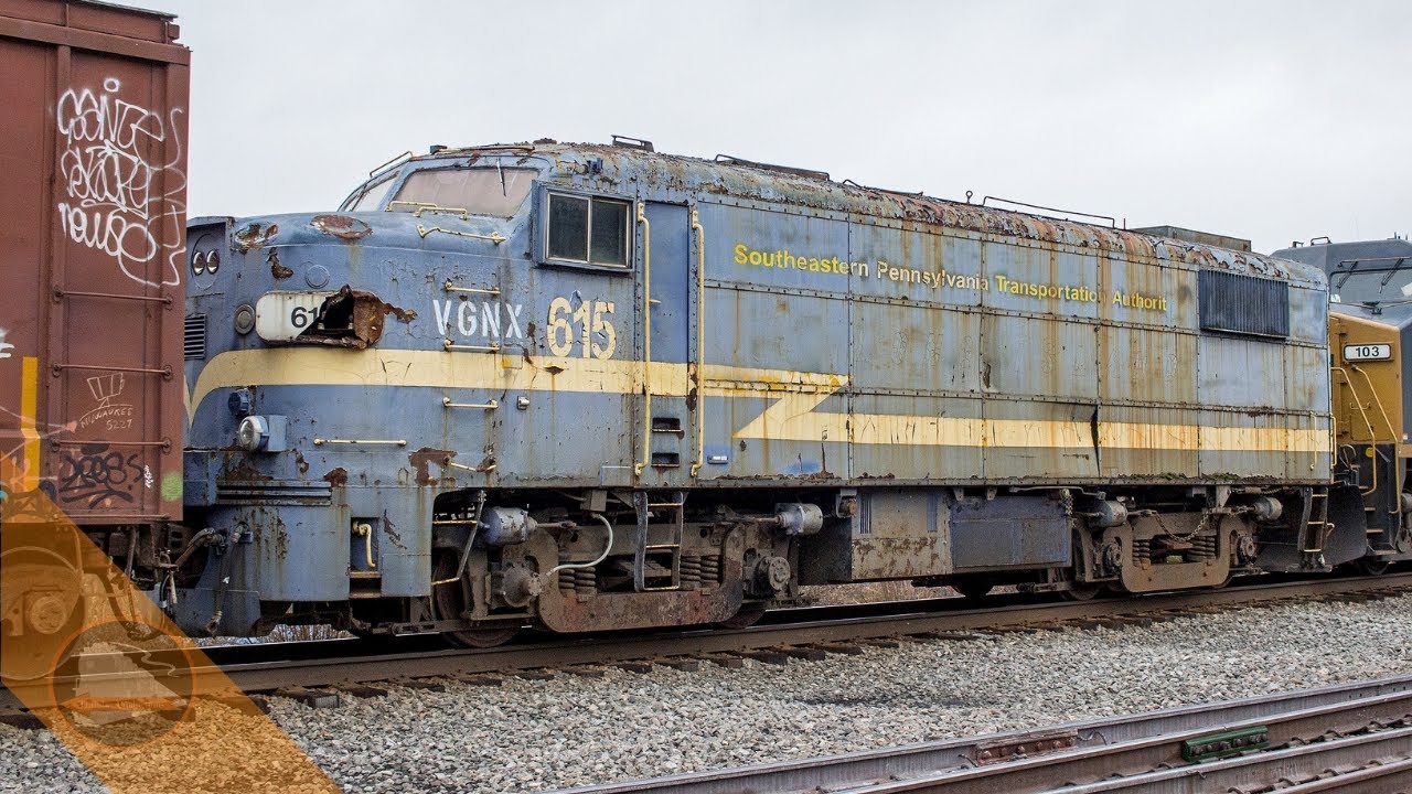 1949-built ALCO FA-1 on CSX Q403! - YouTube