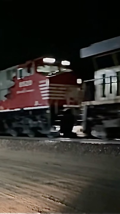 Archive: UP 5439 Leads UP MNPPR with KLWX 8520 AC44C6CF and KLWX 9530 SD70MACH - YouTube