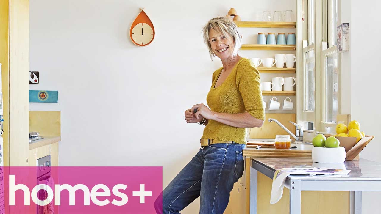 READER HOME: Jane's beach house - homes+ - YouTube