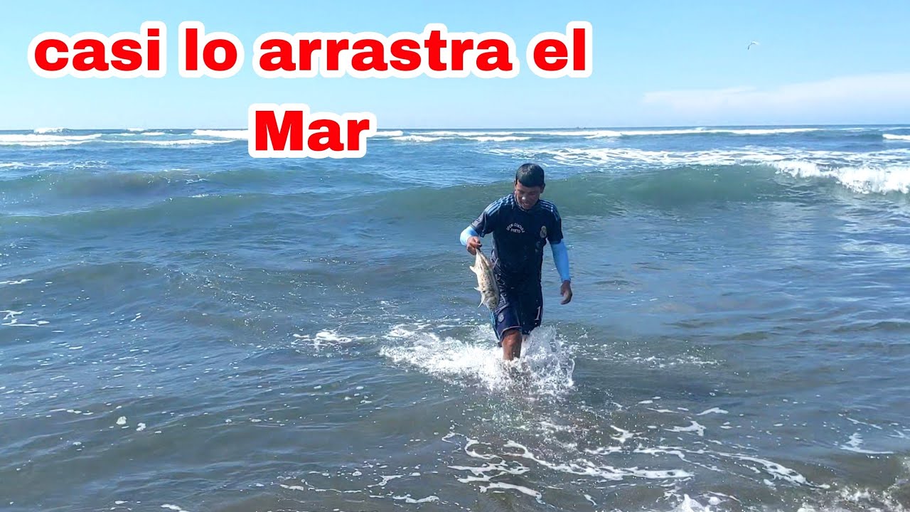 hombre se arriesga en el imenso mar 🛑 por ir al rescate - YouTube