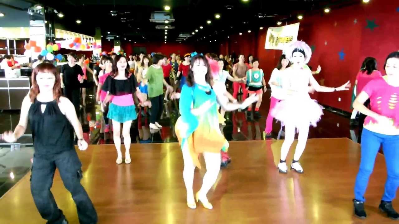 EH ... MACARENA - Line Dance (Rebecca Lee) - YouTube