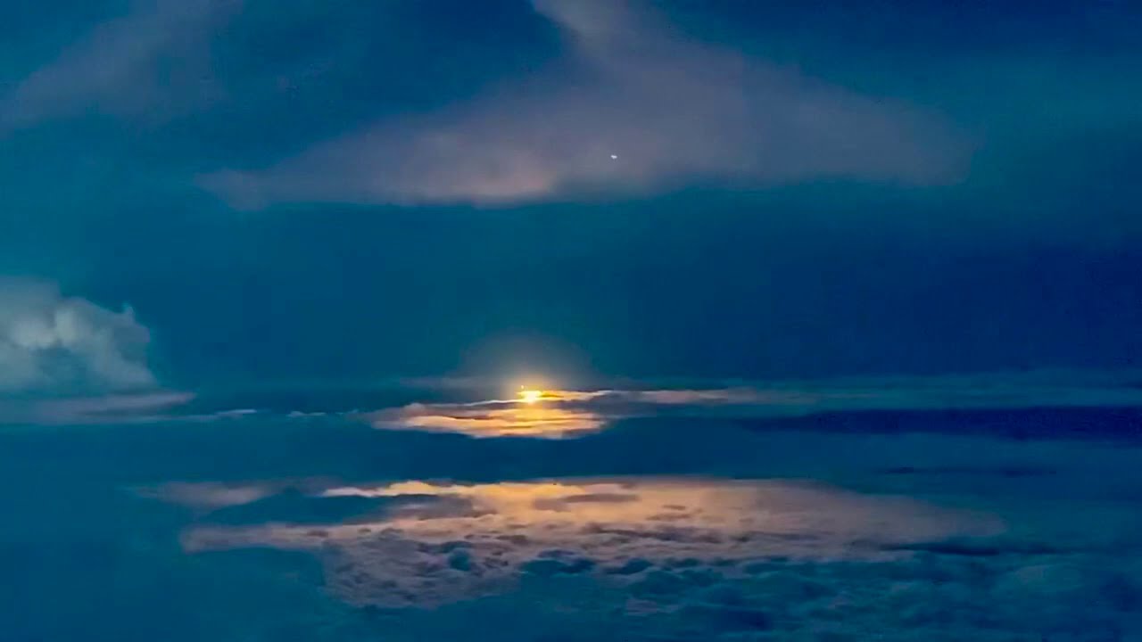 Ariane 5 From AF853 - YouTube