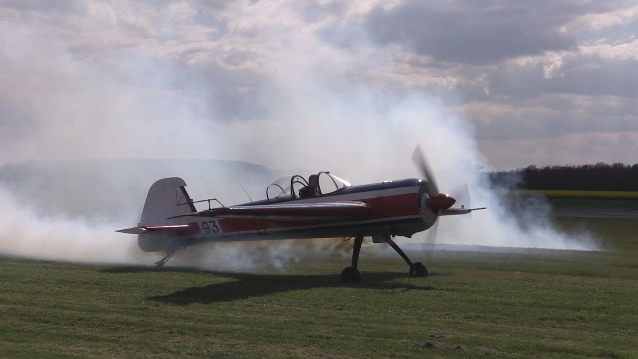 YAK -55 bemutató Vári Gyula Fertőszentmiklós 2023 - YouTube