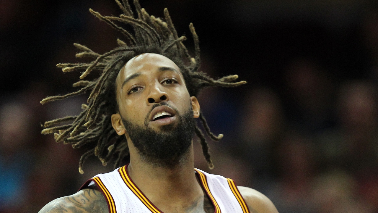 Derrick Williams Contract