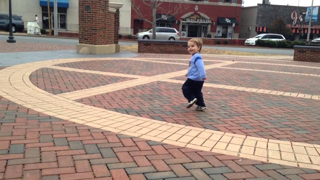 Running around Toomer's Corner - YouTube