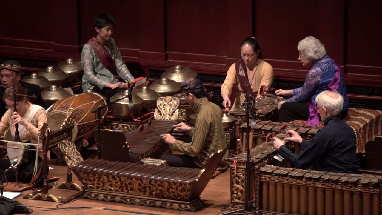 University of Michigan Gamelan Concert, 2017 - Dance Drama - YouTube