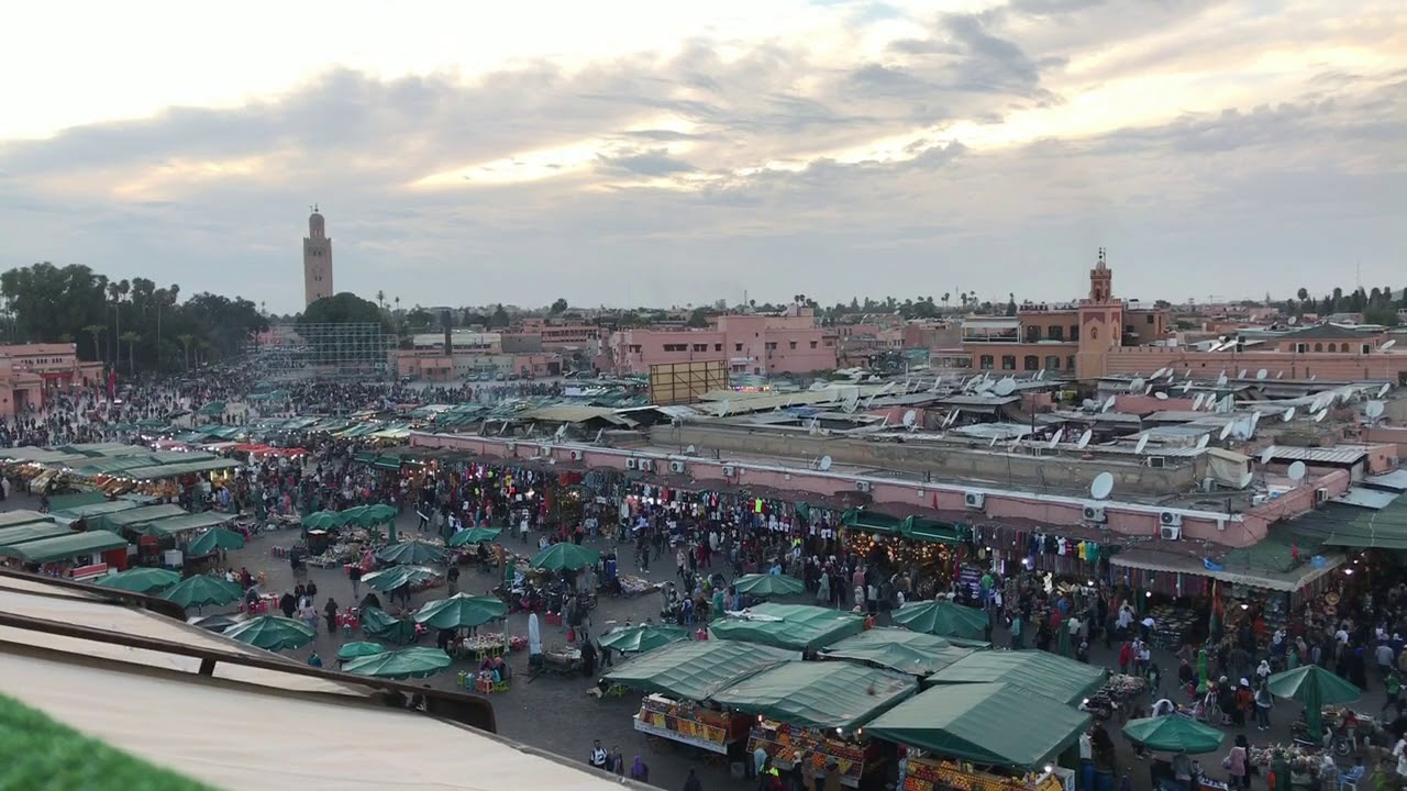 Marrakech: Piazza Jamaa El Fna al tramonto (timelapse) - YouTube