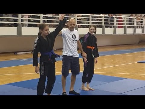 bjj girls fight | win by Americana -Victoria Constantinidou-