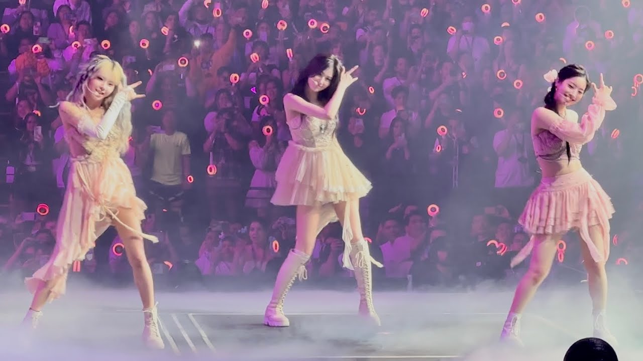 TWICE - FANCY - DAY 2 - Oakland - YouTube