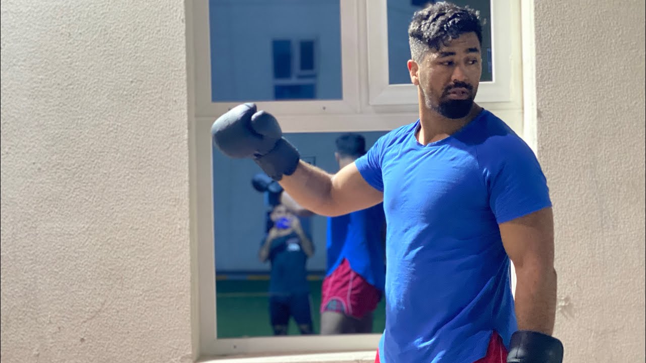 Zaki Rasoli is training mma in EHC Camp - YouTube