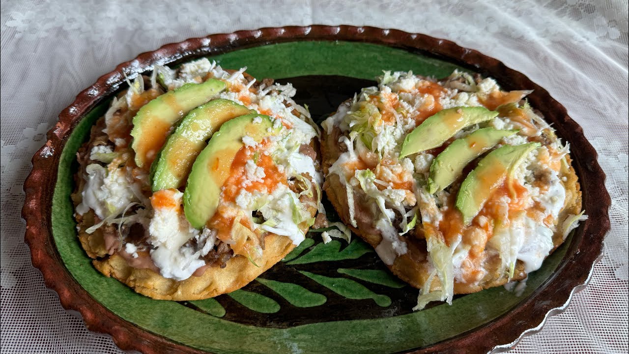 Sopes grandes y deliciosos #cosinamexicana #sopes #guisos #anakristy 😋🤤 ...