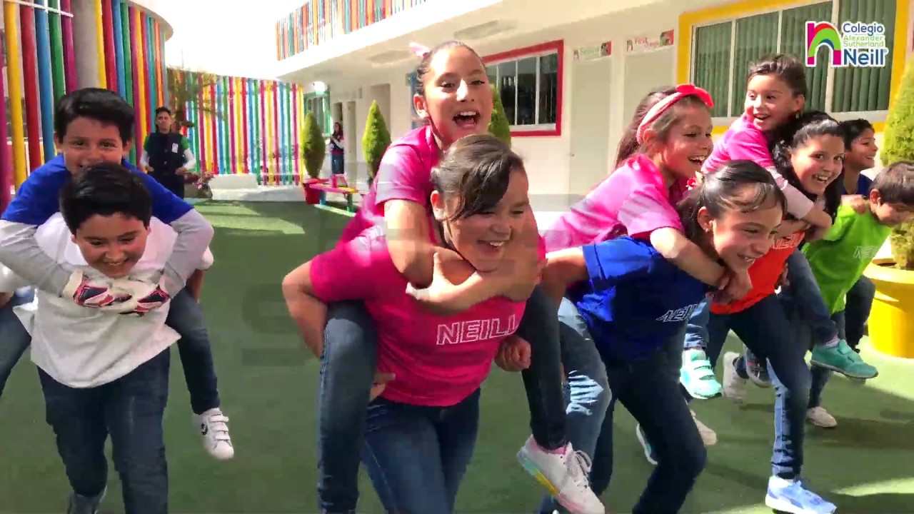 Colegio Alexander Neill AeroSelfie - YouTube