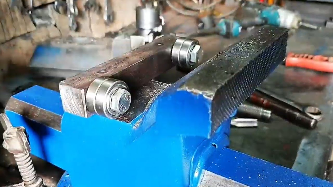 Metal Bender - How to Make a Vice Roller Bender - YouTube