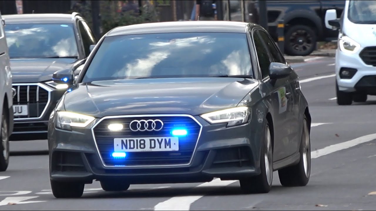 *RARE* Unmarked Audi A3 responding through Stockwell in London ...
