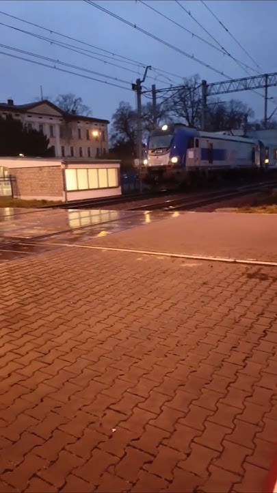 EU160-026 na czele IC HEWELIUSZ - YouTube