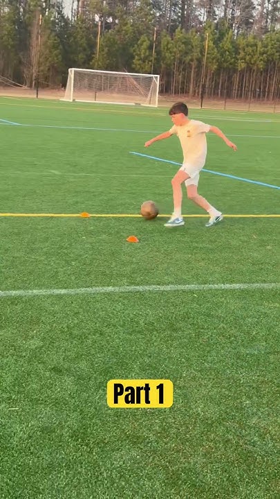 Speed dribbling #shorts #soccer #soccerdrills #football #futbol - YouTube