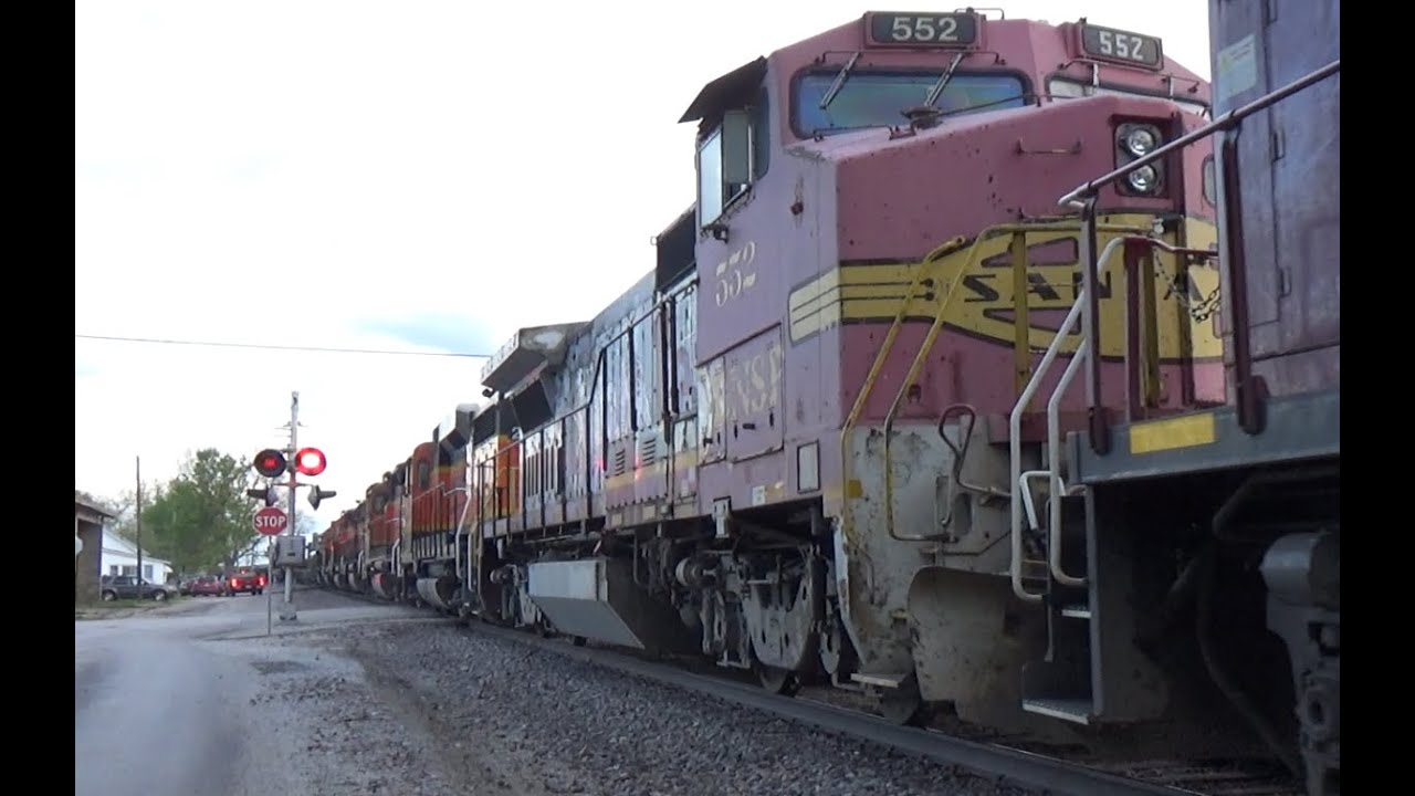Santa Fe B40-8W, GP60B, Executive Mac, And More With HLCX 3805 Leading - YouTube