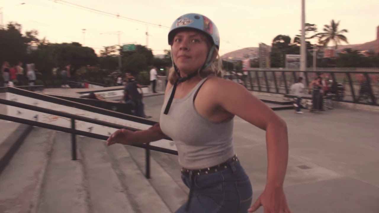 MOXI AND ANTI CLIQUE Destination Skate: Colombia Roller Skate - YouTube