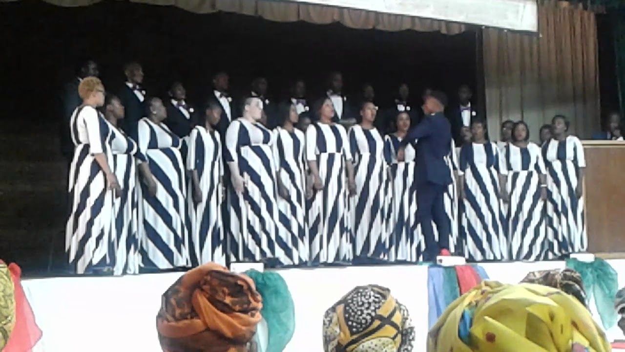 Weskoppies choir singing "How lovely are the messengers" - YouTube