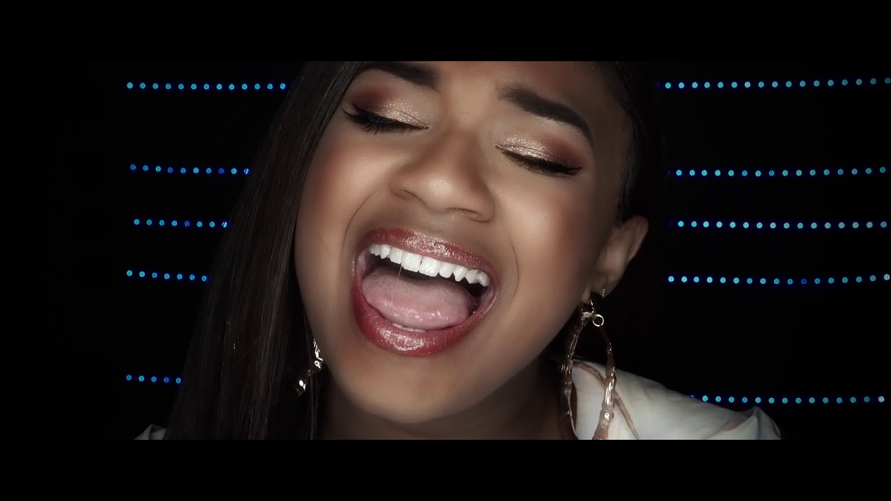 " I WAS IN LOVE " KAMARIA - YouTube